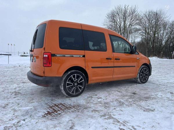 Orange Volkswagen Caddy 2019 in Kaunas, with an engine capacity of 1.97 L and mileage of 300 thousand km for 8349 €, photo 8 on AUTOMOTO.COM.LV