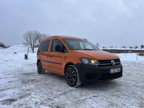 Orange Volkswagen Caddy 2019 in Kaunas, with an engine capacity of 1.97 L and mileage of 300 thousand km for 8349 €, photo 10 on AUTOMOTO.COM.LV