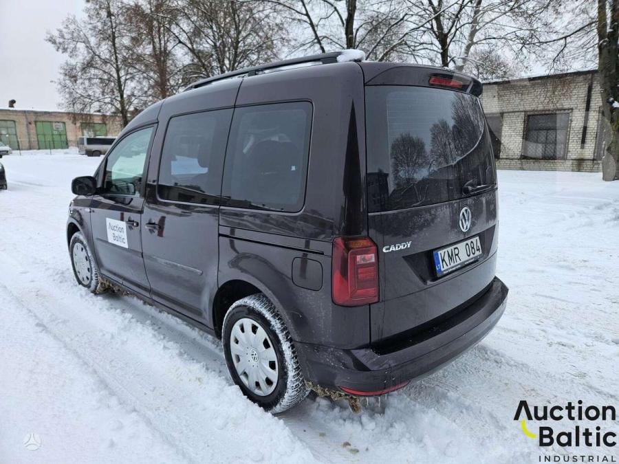 Volkswagen Caddy 2018 in Kaunas, with an engine capacity of 1.97 L and mileage of 175 thousand km for 6200 €, photo 3 on AUTOMOTO.COM.LV