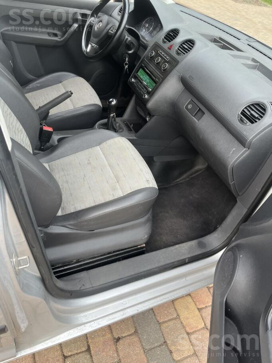 Volkswagen Caddy 2014 in Riga, with an engine capacity of 1.60 L and mileage of 212 thousand km for 4200 €, photo 12 on AUTOMOTO.COM.LV