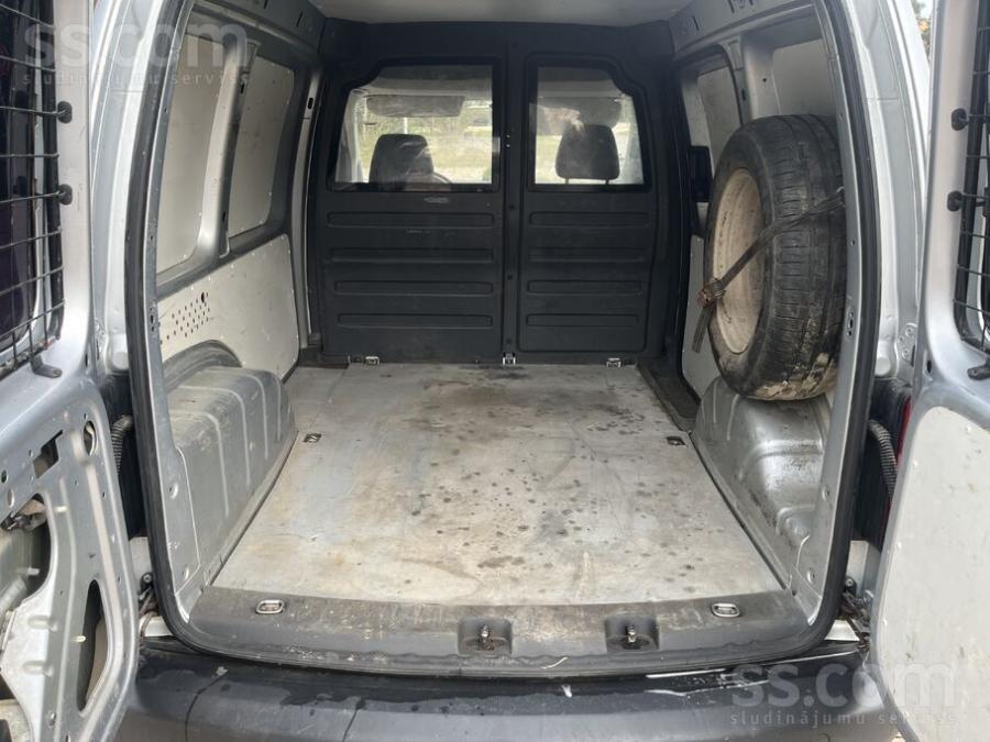 Volkswagen Caddy 2014 in Riga, with an engine capacity of 1.60 L and mileage of 212 thousand km for 4200 €, photo 13 on AUTOMOTO.COM.LV