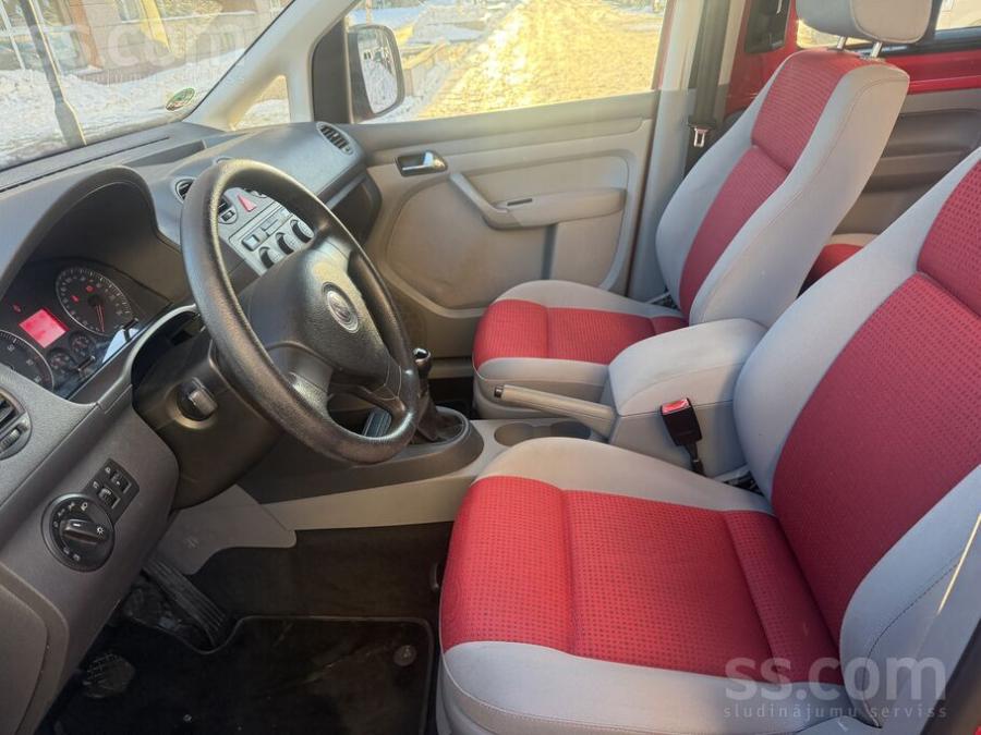 Sarkans Volkswagen Caddy 2009 Rīga, ar dzinēja tilpumu 1.40 L un nobraukumu 0 tūkst. km par 4500 €, foto 4 vietnē AUTOMOTO.COM.LV