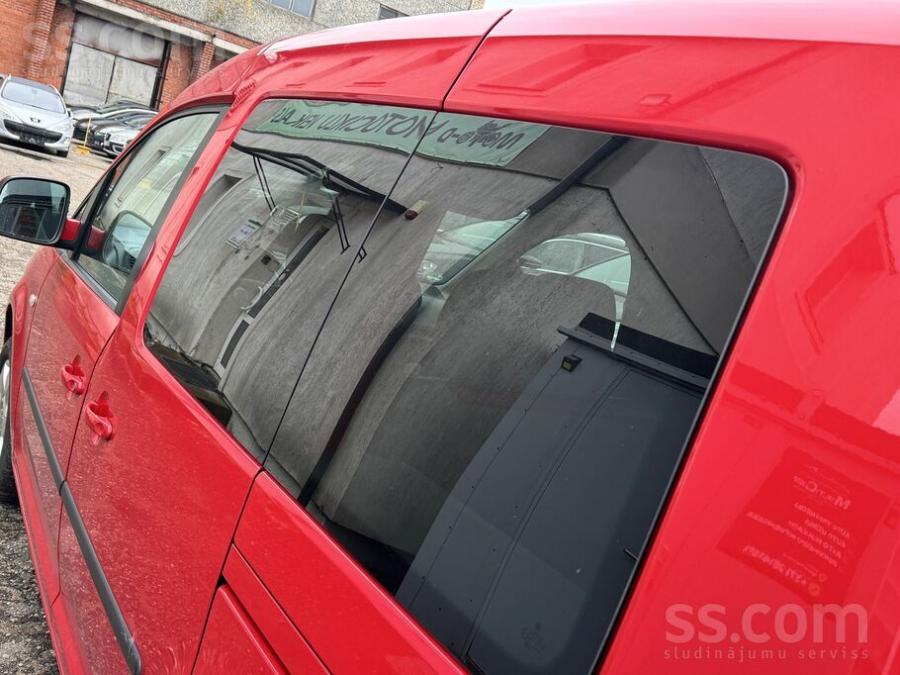Red Volkswagen Caddy 2009 in Daugavpils, with an engine capacity of 1.40 L and mileage of 0 thousand km for 4200 €, photo 9 on AUTOMOTO.COM.LV