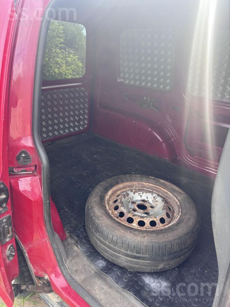 Sarkans Volkswagen Caddy 2013 Daugavpils, ar dzinēja tilpumu 1.60 L un nobraukumu 275 tūkst. km par 4100 €, foto 7 vietnē AUTOMOTO.COM.LV