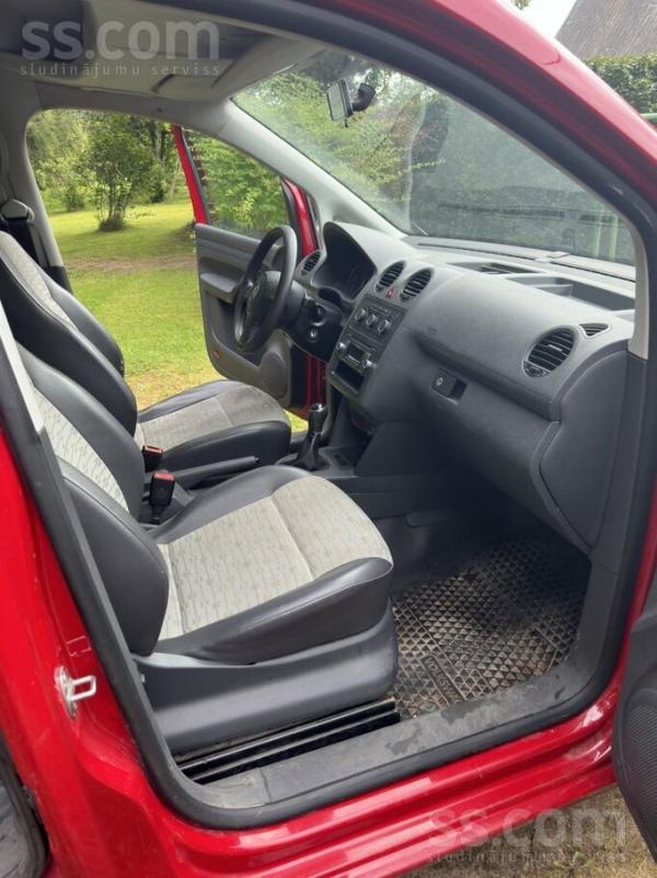Sarkans Volkswagen Caddy 2013 Ventspils, ar dzinēja tilpumu 1.60 L un nobraukumu 156 tūkst. km par 3800 €, foto 6 vietnē AUTOMOTO.COM.LV