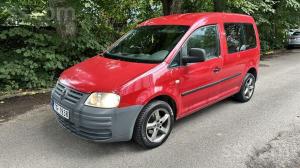 Sarkans Volkswagen Caddy 2006 Rīga, ar dzinēja tilpumu 1.90 L un nobraukumu 335 tūkst. km par 1850 €, foto  vietnē AUTOMOTO.COM.LV