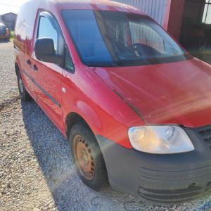 Red Volkswagen Caddy 2007 in Parnu, with an engine capacity of 1.90 L and mileage of 400 thousand km for 450 €, photo 3 on AUTOMOTO.COM.LV