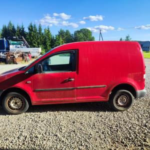Red Volkswagen Caddy 2007 in Parnu, with an engine capacity of 1.90 L and mileage of 400 thousand km for 450 €, photo 6 on AUTOMOTO.COM.LV