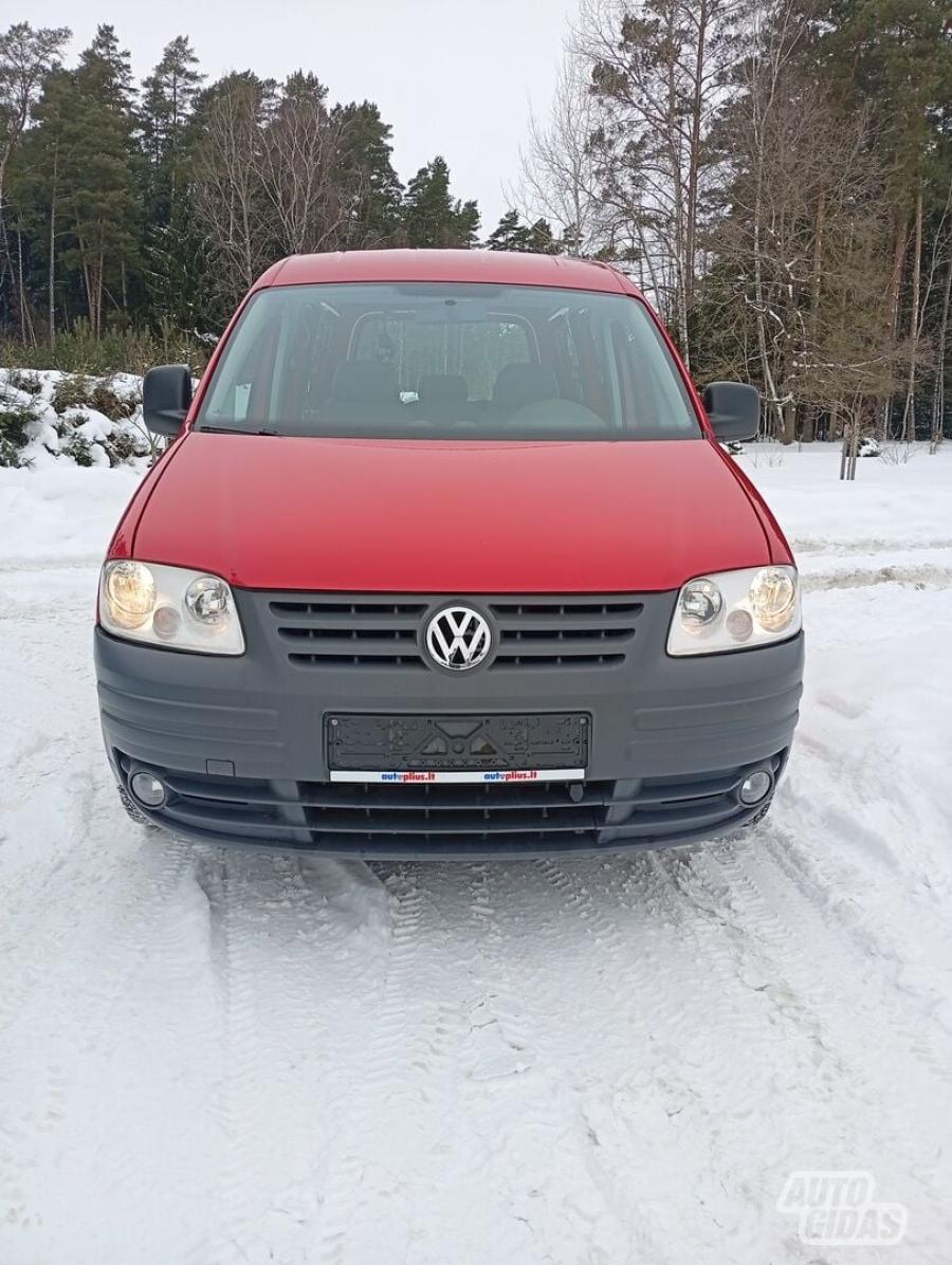 Red Volkswagen Caddy 2008 in Vilnius, with an engine capacity of 1.60 L and mileage of 178 thousand km for 2900 €, photo 2 on AUTOMOTO.COM.LV