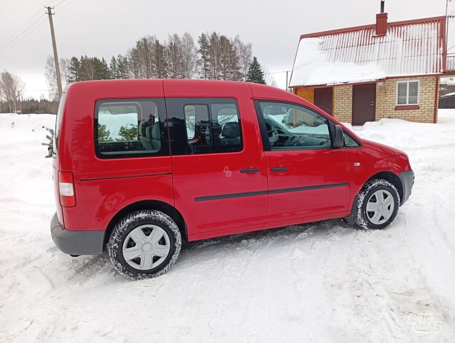 Red Volkswagen Caddy 2008 in Vilnius, with an engine capacity of 1.60 L and mileage of 178 thousand km for 2900 €, photo 7 on AUTOMOTO.COM.LV