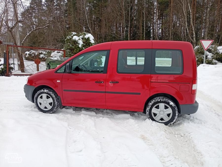 Red Volkswagen Caddy 2008 in Vilnius, with an engine capacity of 1.60 L and mileage of 178 thousand km for 2900 €, photo 8 on AUTOMOTO.COM.LV