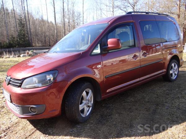 Red Volkswagen Caddy 2011 in Aizkraukle, with an engine capacity of 1.60 L and mileage of 335 thousand km for 6390 €, photo 7 on AUTOMOTO.COM.LV