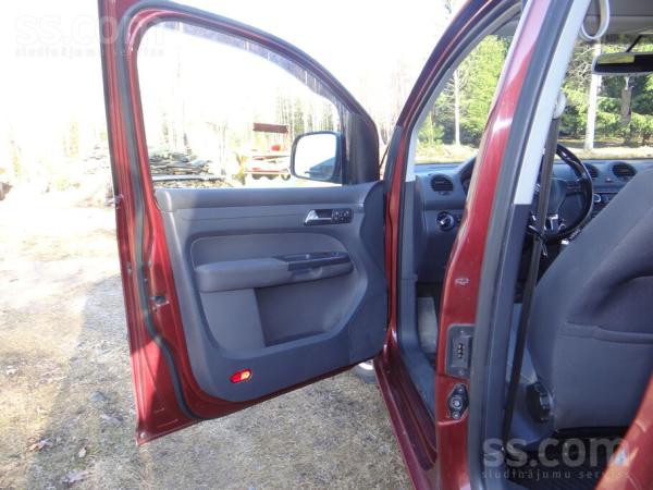 Sarkans Volkswagen Caddy 2011 Aizkraukle, ar dzinēja tilpumu 1.60 L un nobraukumu 335 tūkst. km par 6390 €, foto 8 vietnē AUTOMOTO.COM.LV