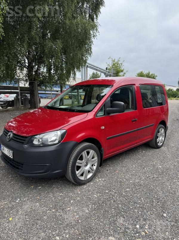 Red Volkswagen Caddy 2012 in Riga, with an engine capacity of 1.60 L and mileage of 294 thousand km for 2900 €, photo 1 on AUTOMOTO.COM.LV