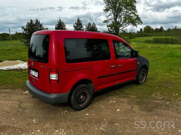 Sarkans Volkswagen Caddy 2004 Limbaži, ar dzinēja tilpumu 1.90 L un nobraukumu 383 tūkst. km par 4950 €, foto 3 vietnē AUTOMOTO.COM.LV