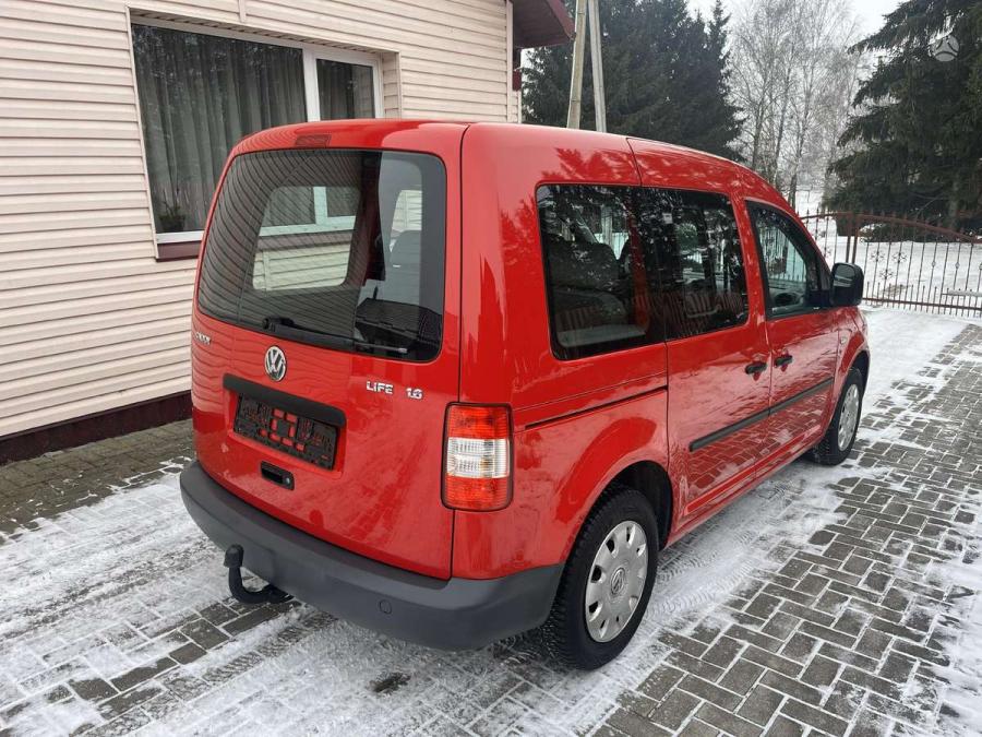 Sarkans Volkswagen Caddy 2004 Vilkaviškis, ar dzinēja tilpumu 1.60 L un nobraukumu 178 tūkst. km par 2700 €, foto 5 vietnē AUTOMOTO.COM.LV