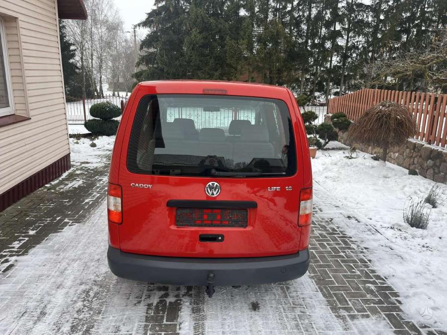 Sarkans Volkswagen Caddy 2004 Vilkaviškis, ar dzinēja tilpumu 1.60 L un nobraukumu 178 tūkst. km par 2700 €, foto 6 vietnē AUTOMOTO.COM.LV