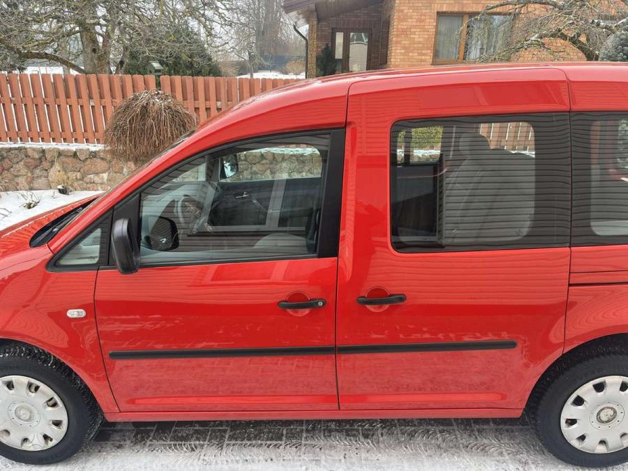 Sarkans Volkswagen Caddy 2004 Vilkaviškis, ar dzinēja tilpumu 1.60 L un nobraukumu 178 tūkst. km par 2700 €, foto 8 vietnē AUTOMOTO.COM.LV