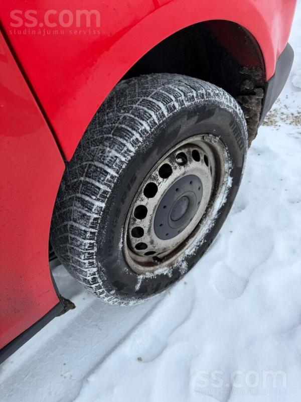 Red Volkswagen Caddy 2005 in Jekabpils, with an engine capacity of 1.90 L and mileage of 193 thousand km for 3750 €, photo 7 on AUTOMOTO.COM.LV