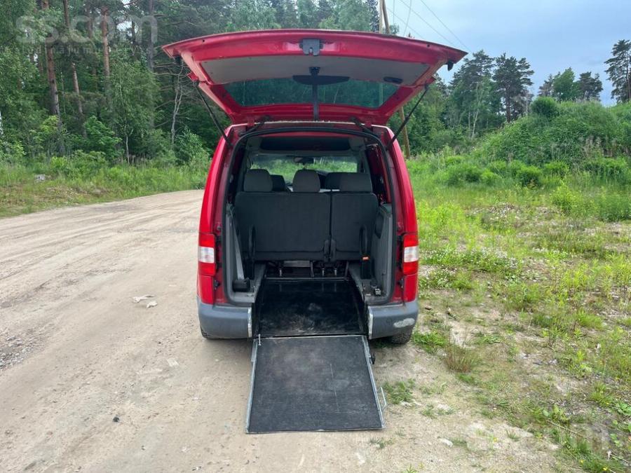 Red Volkswagen Caddy 2005 in Riga, with an engine capacity of 2.00 L and mileage of 232 thousand km for 2500 €, photo 7 on AUTOMOTO.COM.LV
