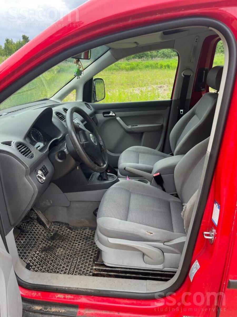Red Volkswagen Caddy 2005 in Riga, with an engine capacity of 2.00 L and mileage of 232 thousand km for 2500 €, photo 9 on AUTOMOTO.COM.LV