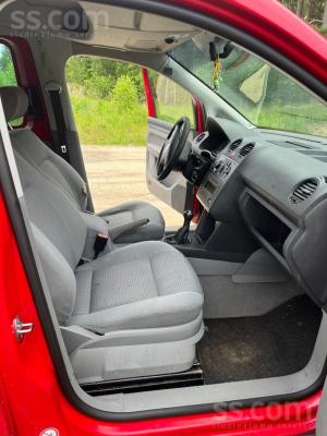 Red Volkswagen Caddy 2005 in Riga, with an engine capacity of 2.00 L and mileage of 232 thousand km for 2500 €, photo 10 on AUTOMOTO.COM.LV