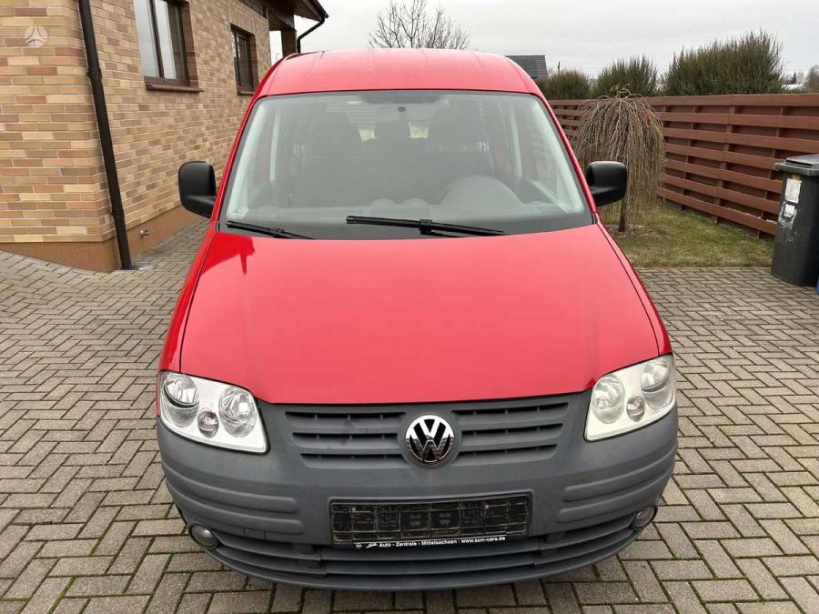Red Volkswagen Caddy 2006 in Vilkaviskis, with an engine capacity of 1.60 L and mileage of 190 thousand km for 3500 €, photo 3 on AUTOMOTO.COM.LV