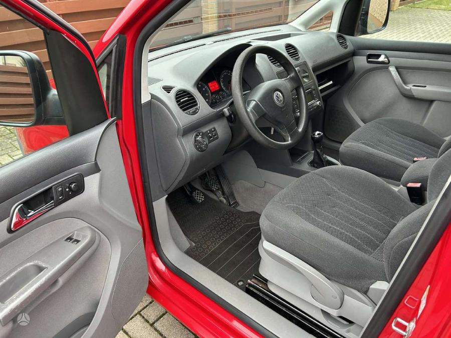 Red Volkswagen Caddy 2006 in Vilkaviskis, with an engine capacity of 1.60 L and mileage of 190 thousand km for 3500 €, photo 13 on AUTOMOTO.COM.LV