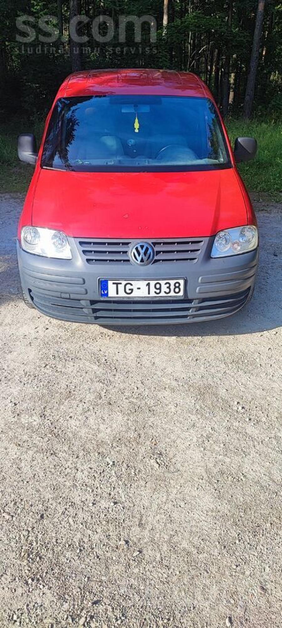 Red Volkswagen Caddy 2006 in Riga, with an engine capacity of 1.90 L and mileage of 335 thousand km for 1400 €, photo 1 on AUTOMOTO.COM.LV