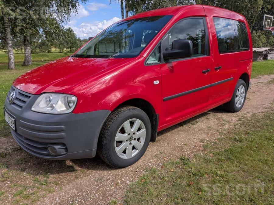 Красный Фольксваген Кадди 2006 в Валмиера, объемом двигателя 1.90 л и пробегом 176 тыс. км за 4500 €, фото 1 на AUTOMOTO.COM.LV