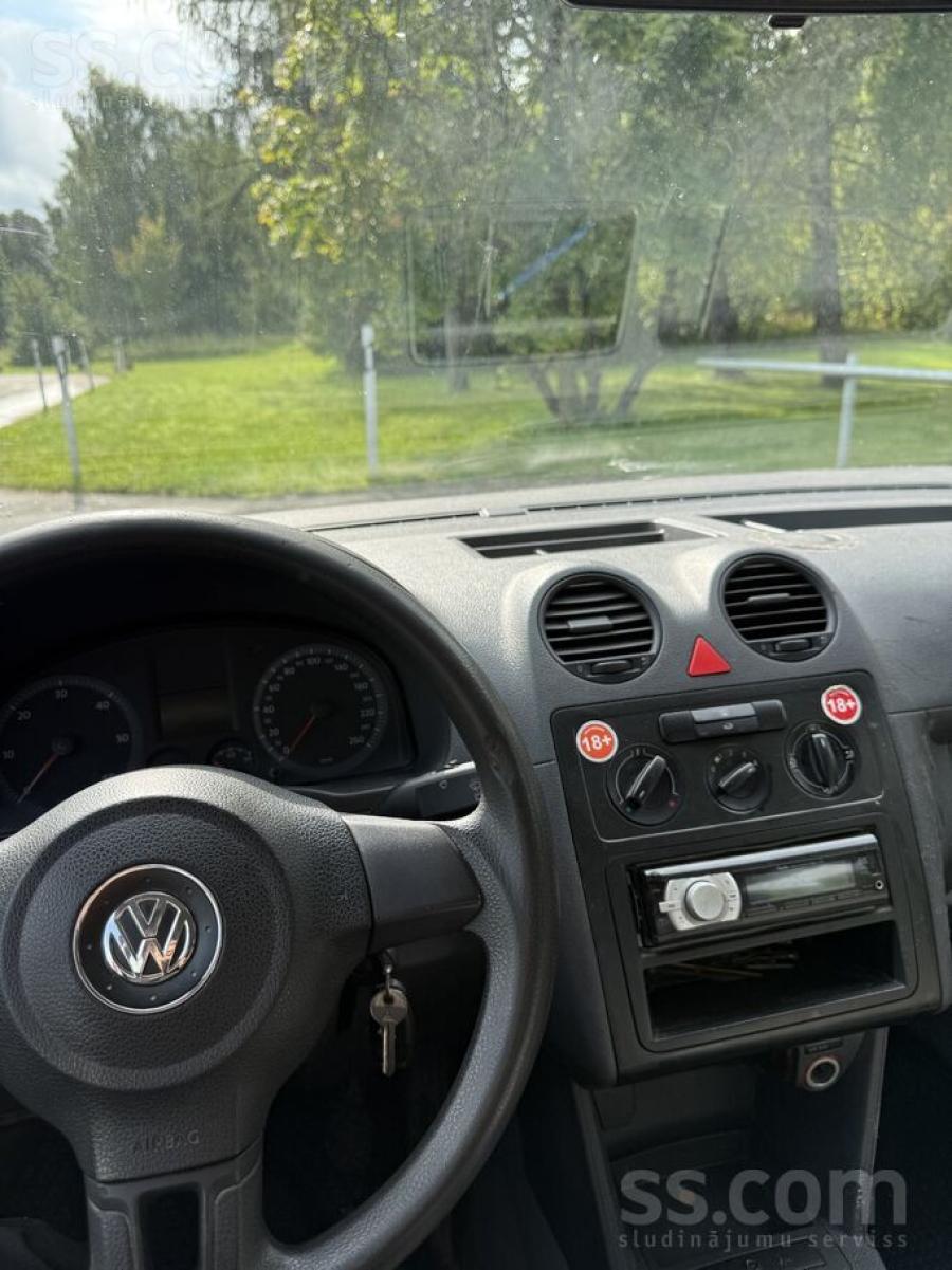 Sarkans Volkswagen Caddy 2006 Kuldīga, ar dzinēja tilpumu 1.90 L un nobraukumu 514 tūkst. km par 1600 €, foto 7 vietnē AUTOMOTO.COM.LV