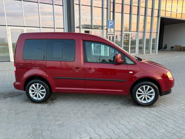 Red Volkswagen Caddy 2007 in Vilnius, with an engine capacity of 1.90 L and mileage of 364 thousand km for 2700 €, photo 4 on AUTOMOTO.COM.LV