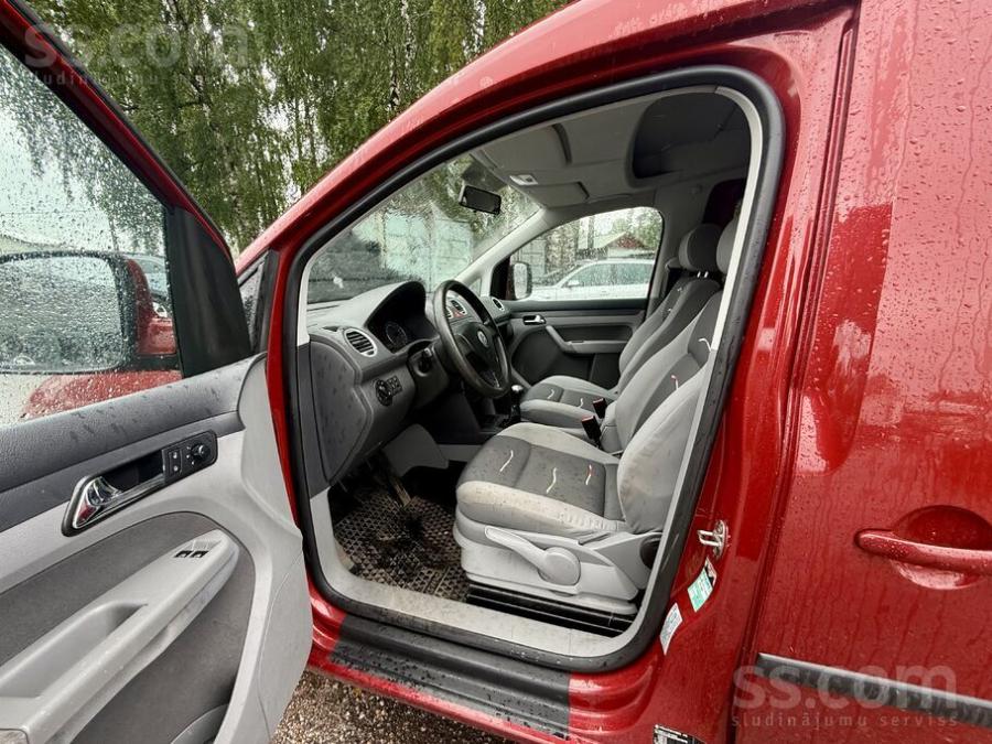 Red Volkswagen Caddy 2007 in Riga, with an engine capacity of 1.60 L and mileage of 0 thousand km for 2490 €, photo 12 on AUTOMOTO.COM.LV