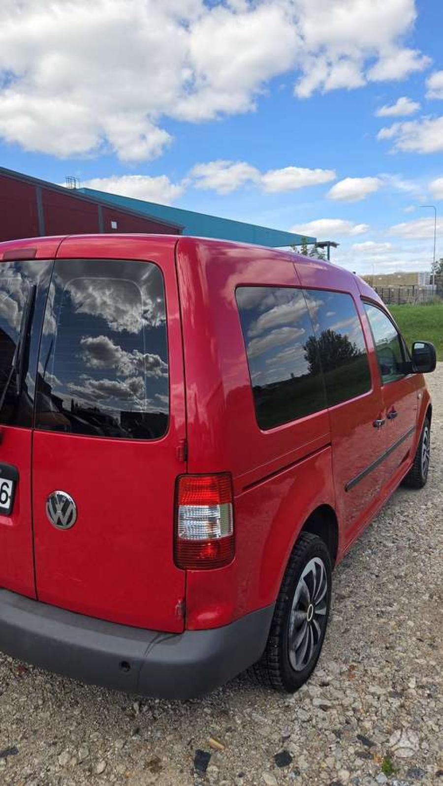 Red Volkswagen Caddy 2007 in Siauliai, with an engine capacity of 1.90 L and mileage of 321 thousand km for 2150 €, photo 4 on AUTOMOTO.COM.LV