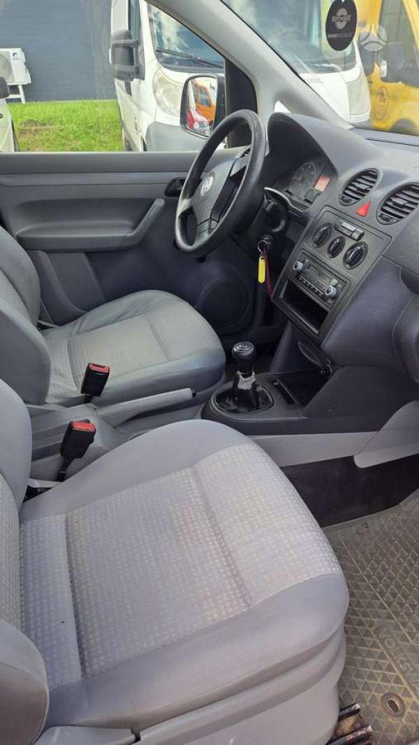 Red Volkswagen Caddy 2007 in Siauliai, with an engine capacity of 1.90 L and mileage of 321 thousand km for 2150 €, photo 6 on AUTOMOTO.COM.LV