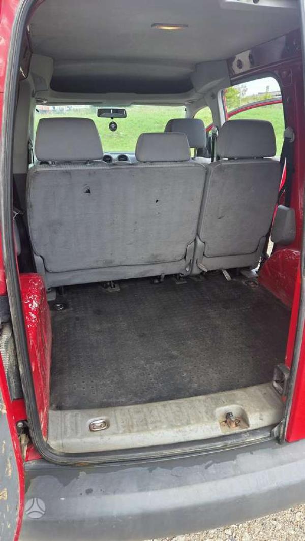 Red Volkswagen Caddy 2007 in Siauliai, with an engine capacity of 1.90 L and mileage of 321 thousand km for 2150 €, photo 8 on AUTOMOTO.COM.LV