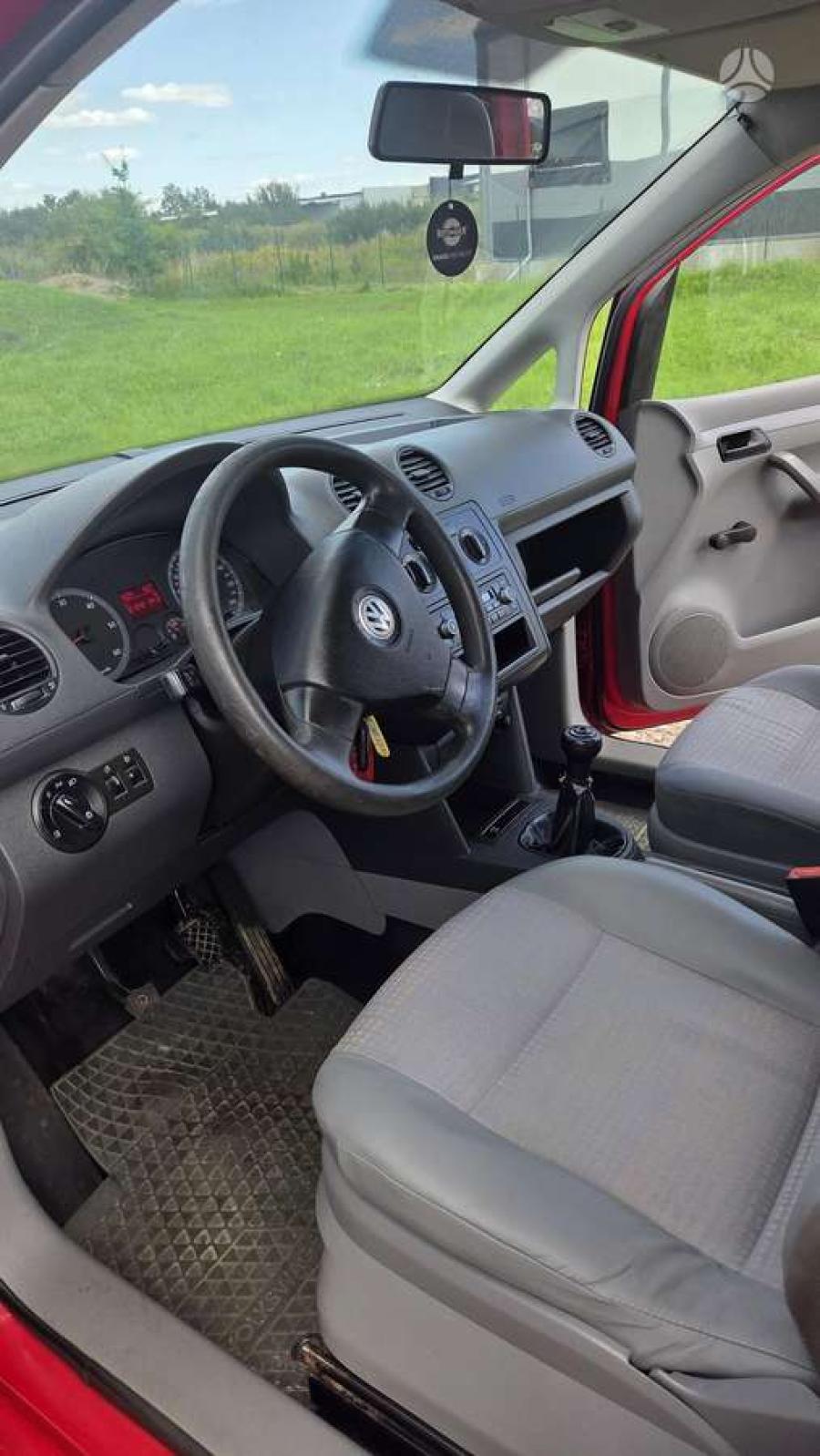 Red Volkswagen Caddy 2007 in Siauliai, with an engine capacity of 1.90 L and mileage of 321 thousand km for 2150 €, photo 10 on AUTOMOTO.COM.LV