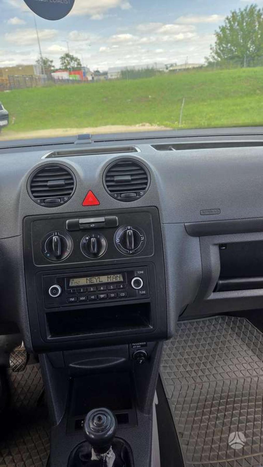 Red Volkswagen Caddy 2007 in Siauliai, with an engine capacity of 1.90 L and mileage of 321 thousand km for 2150 €, photo 12 on AUTOMOTO.COM.LV
