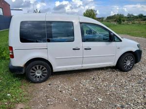 Sarkans Volkswagen Caddy 2007 Šauļi, ar dzinēja tilpumu 1.60 L un nobraukumu 402 tūkst. km par 2499 €, foto 4 vietnē AUTOMOTO.COM.LV