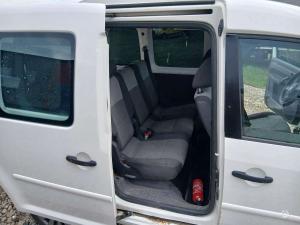 Sarkans Volkswagen Caddy 2007 Šauļi, ar dzinēja tilpumu 1.60 L un nobraukumu 402 tūkst. km par 2499 €, foto 6 vietnē AUTOMOTO.COM.LV