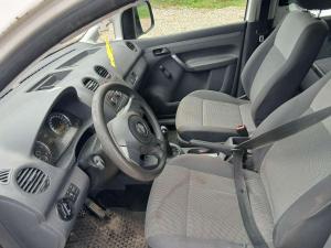 Sarkans Volkswagen Caddy 2007 Šauļi, ar dzinēja tilpumu 1.60 L un nobraukumu 402 tūkst. km par 2499 €, foto 8 vietnē AUTOMOTO.COM.LV