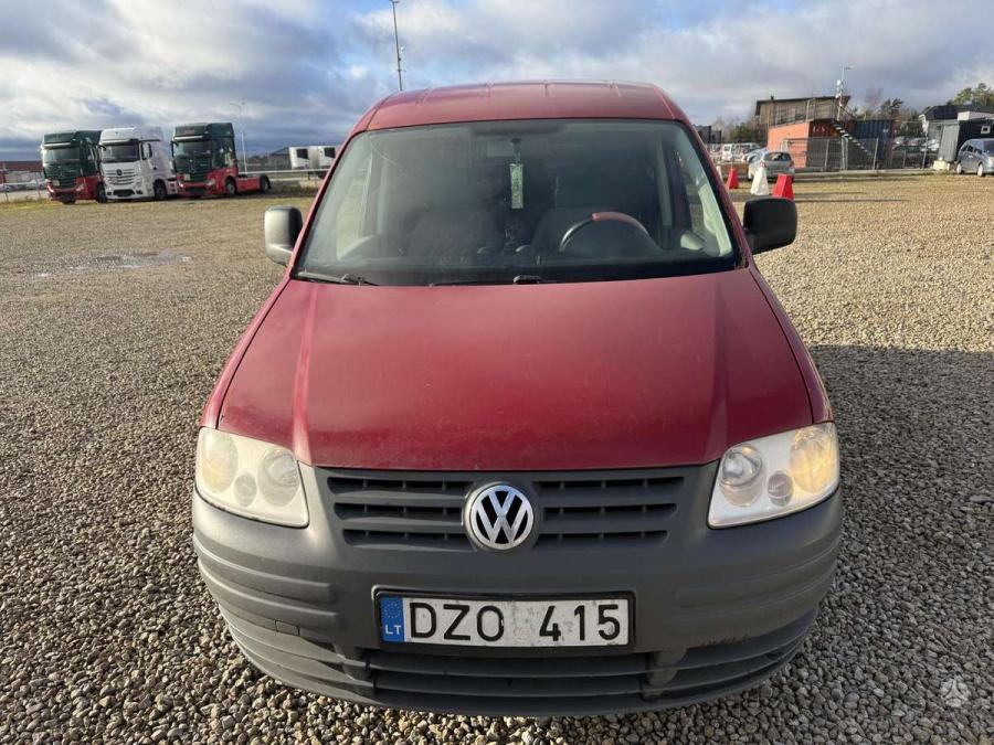 Red Volkswagen Caddy 2008 in Vilnius, with an engine capacity of 1.90 L and mileage of 700 thousand km for 1000 €, photo 6 on AUTOMOTO.COM.LV
