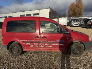 Red Volkswagen Caddy 2008 in Vilnius, with an engine capacity of 1.90 L and mileage of 700 thousand km for 1000 €, photo 4 on AUTOMOTO.COM.LV