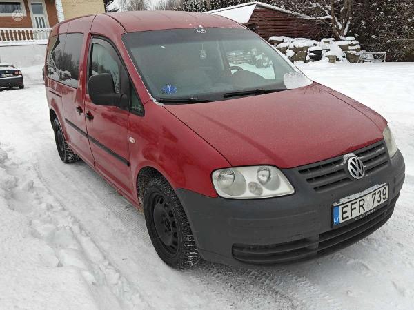 Red Volkswagen Caddy 2008 in Vilnius, with an engine capacity of 1.90 L and mileage of 500 thousand km for 2550 €, photo 4 on AUTOMOTO.COM.LV