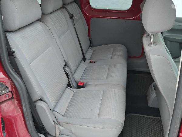 Red Volkswagen Caddy 2008 in Vilnius, with an engine capacity of 1.90 L and mileage of 500 thousand km for 2550 €, photo 6 on AUTOMOTO.COM.LV