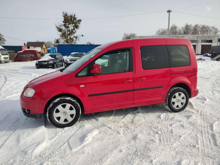 Red Volkswagen Caddy 2008 in Prienai, with an engine capacity of 1.60 L and mileage of 210 thousand km for 3100 €, photo 1 on AUTOMOTO.COM.LV