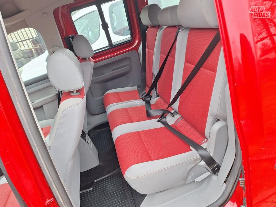 Red Volkswagen Caddy 2008 in Mazeikiai, with an engine capacity of 1.90 L and mileage of 299 thousand km for 3850 €, photo 16 on AUTOMOTO.COM.LV
