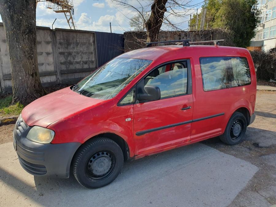 Red Volkswagen Caddy 2008 in Kaunas, with an engine capacity of 1.90 L and mileage of 391 thousand km for 3000 €, photo 1 on AUTOMOTO.COM.LV