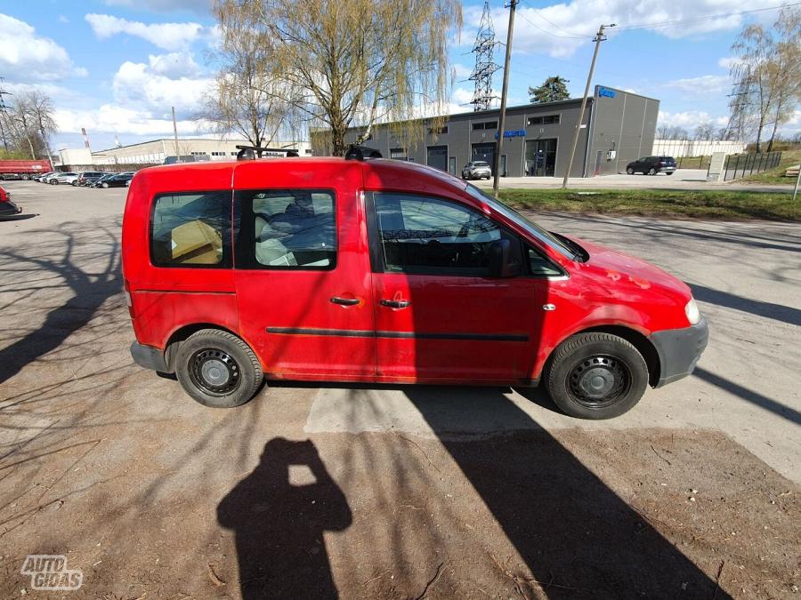 Red Volkswagen Caddy 2008 in Kaunas, with an engine capacity of 1.90 L and mileage of 391 thousand km for 3000 €, photo 5 on AUTOMOTO.COM.LV