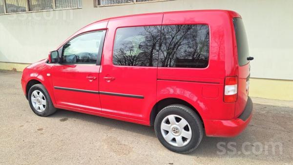 Sarkans Volkswagen Caddy 2008 Ogre, ar dzinēja tilpumu 1.60 L un nobraukumu 209 tūkst. km par 4950 €, foto 2 vietnē AUTOMOTO.COM.LV